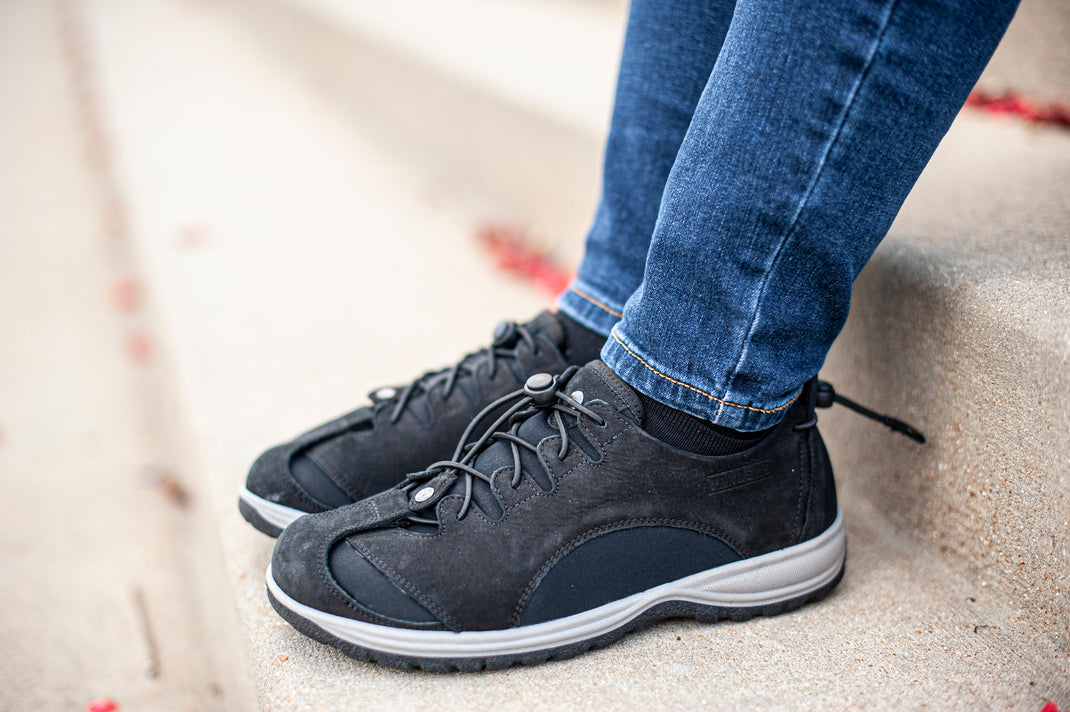 Two Step: Unisex Sizing for All - Find Your Fit – Pandere Shoes